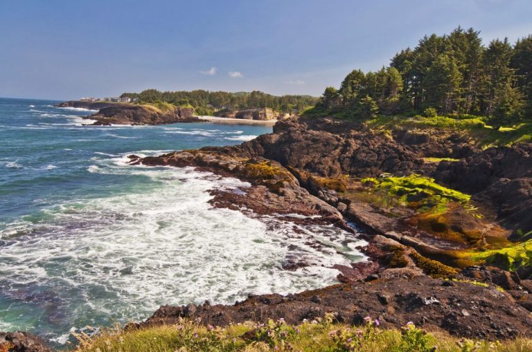 The Ultimate Guide to Visiting Oregon in Winter - The World Was Here First