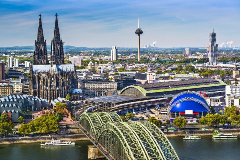 The Perfect 1, 2 or 3 Days in Dusseldorf Itinerary - The World Was Here First