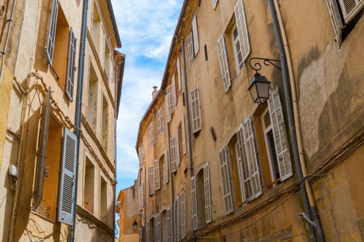 The Perfect 1, 2 or 3 Days in Aix-en-Provence Itinerary - The World Was ...
