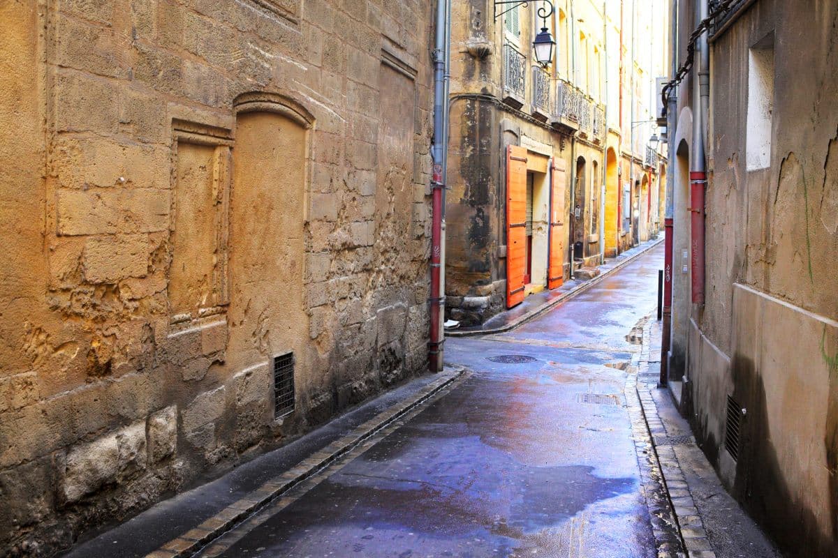 10 Best Places to Stay in Provence For Tourists - The World Was Here First